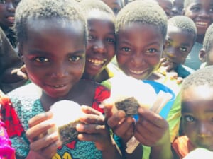 おにぎりで途上国と先進国を結ぶ「TABLE FOR TWO」【高校生が出会ったサステナ企業・団体】 | 世界のソーシャルグッドなアイデア ...